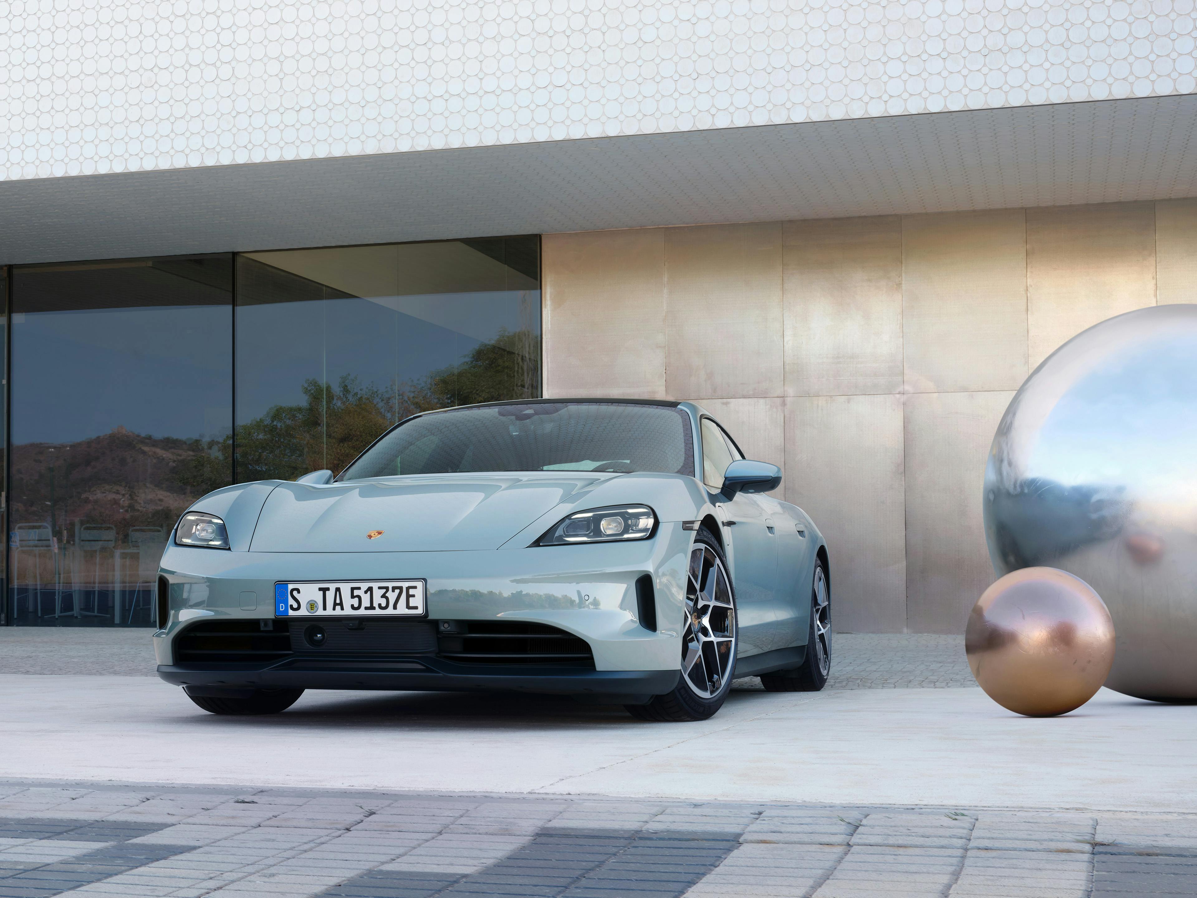 Porsche Iceland | Official Website